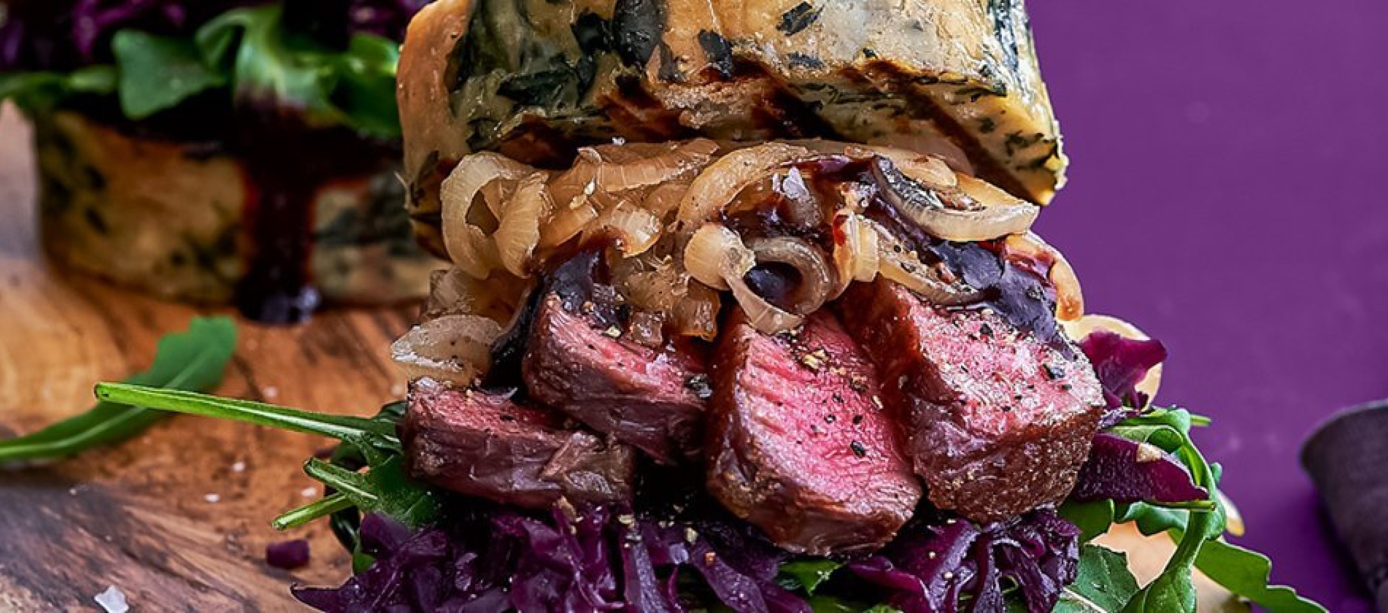 Semmelknödel-Burger mit Rotkohl | Carl Kühne KG