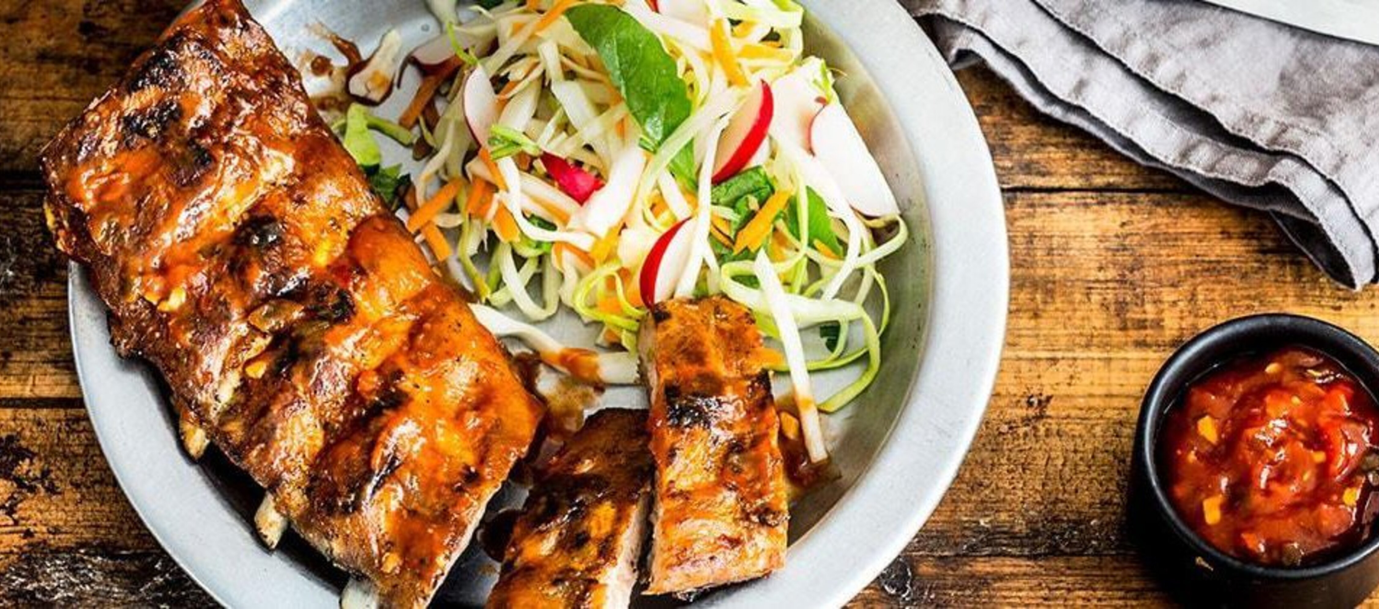 Spareribs vom Iberico-Schwein mit Coleslaw | Carl Kühne KG