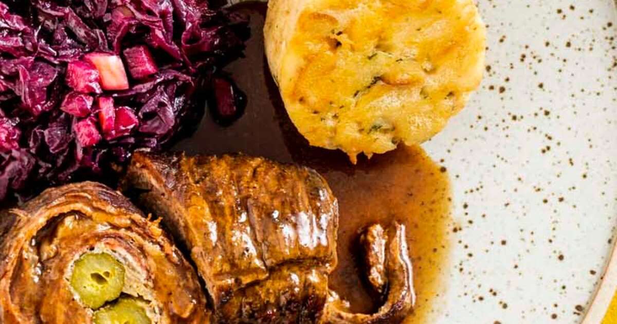 Rinderroulade mit Rotkohl und Serviettenknödel | Carl Kühne KG